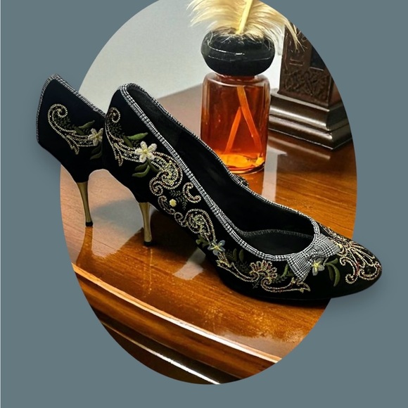 Beverly Feldman | Shoes | Beverly Feldman Embroidered Heelssize 9 ...